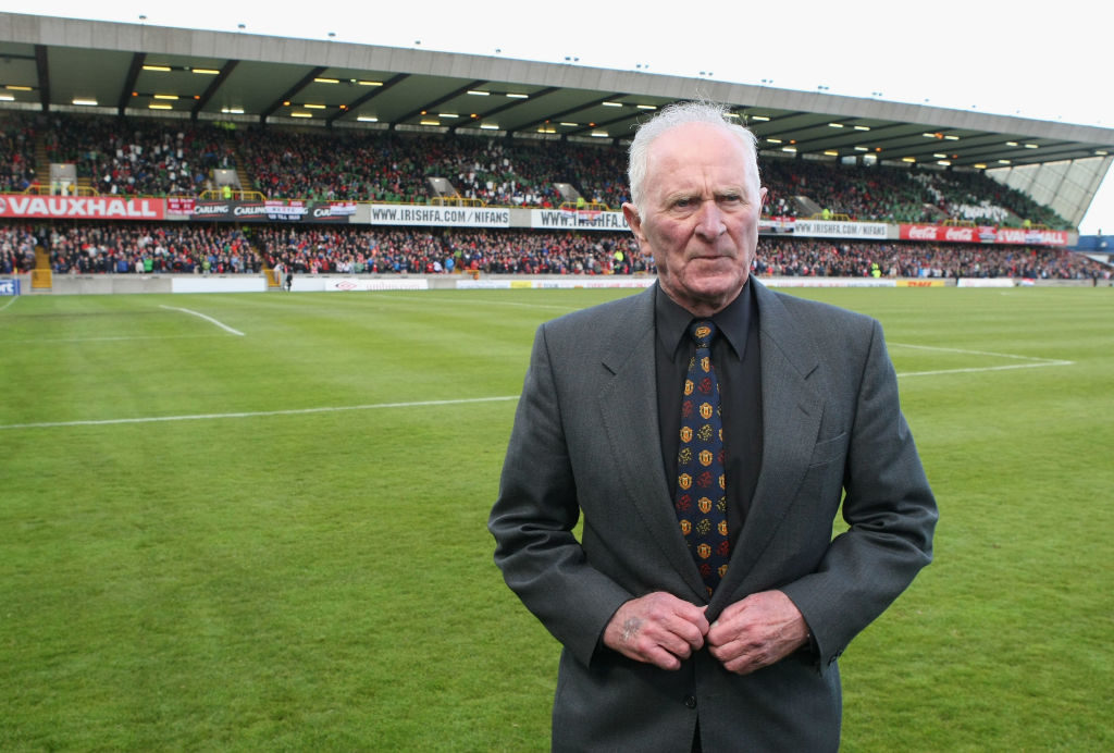 Neville and Whiteside lead tributes to Harry Gregg