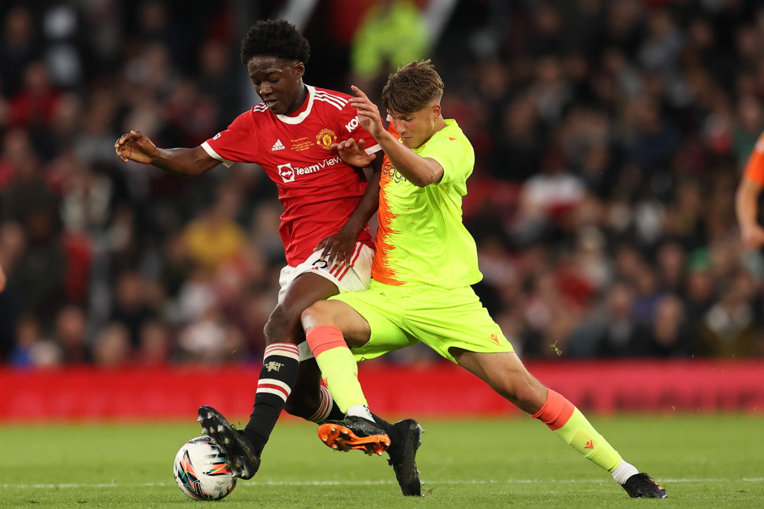 Kobbie Mainoo signs first professional contract with Manchester United