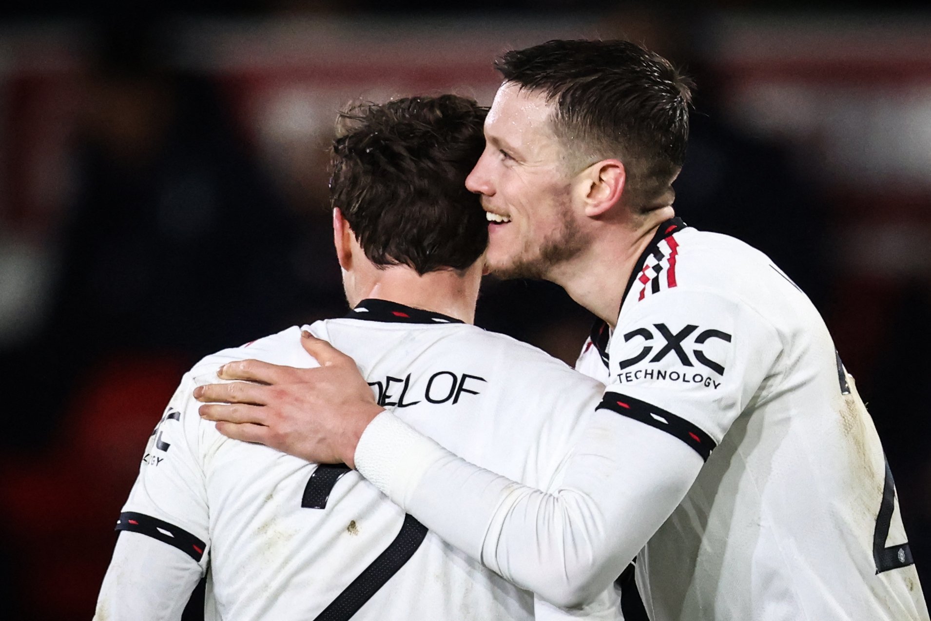 Frenkie de Jong reacts to Wout Weghorst scoring Manchester United goal Frenkie de Jong reacts to Wout Weghorst scoring Manchester United goal