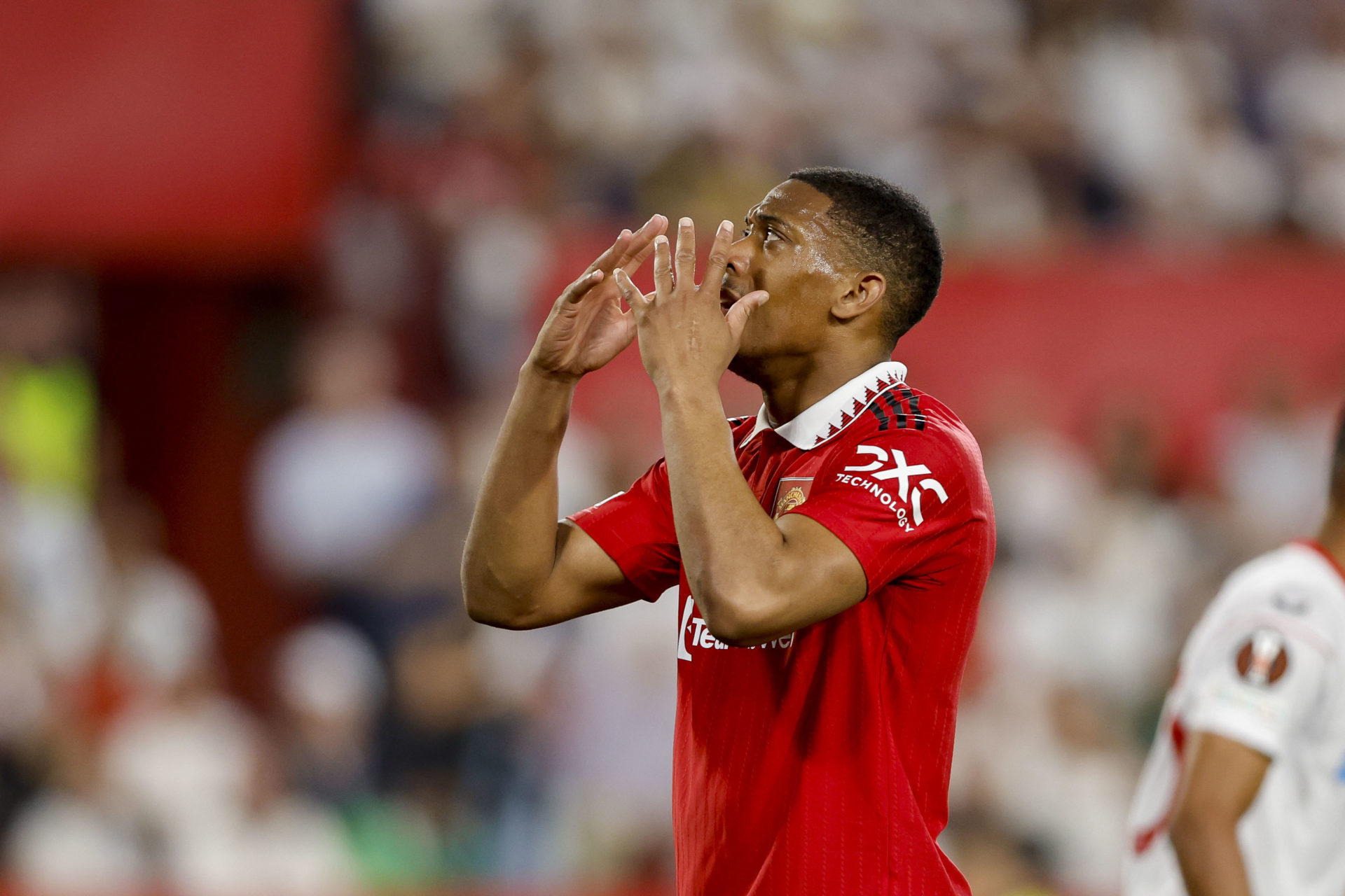 Manchester United striker transfer has become urgent to avoid Anthony ...