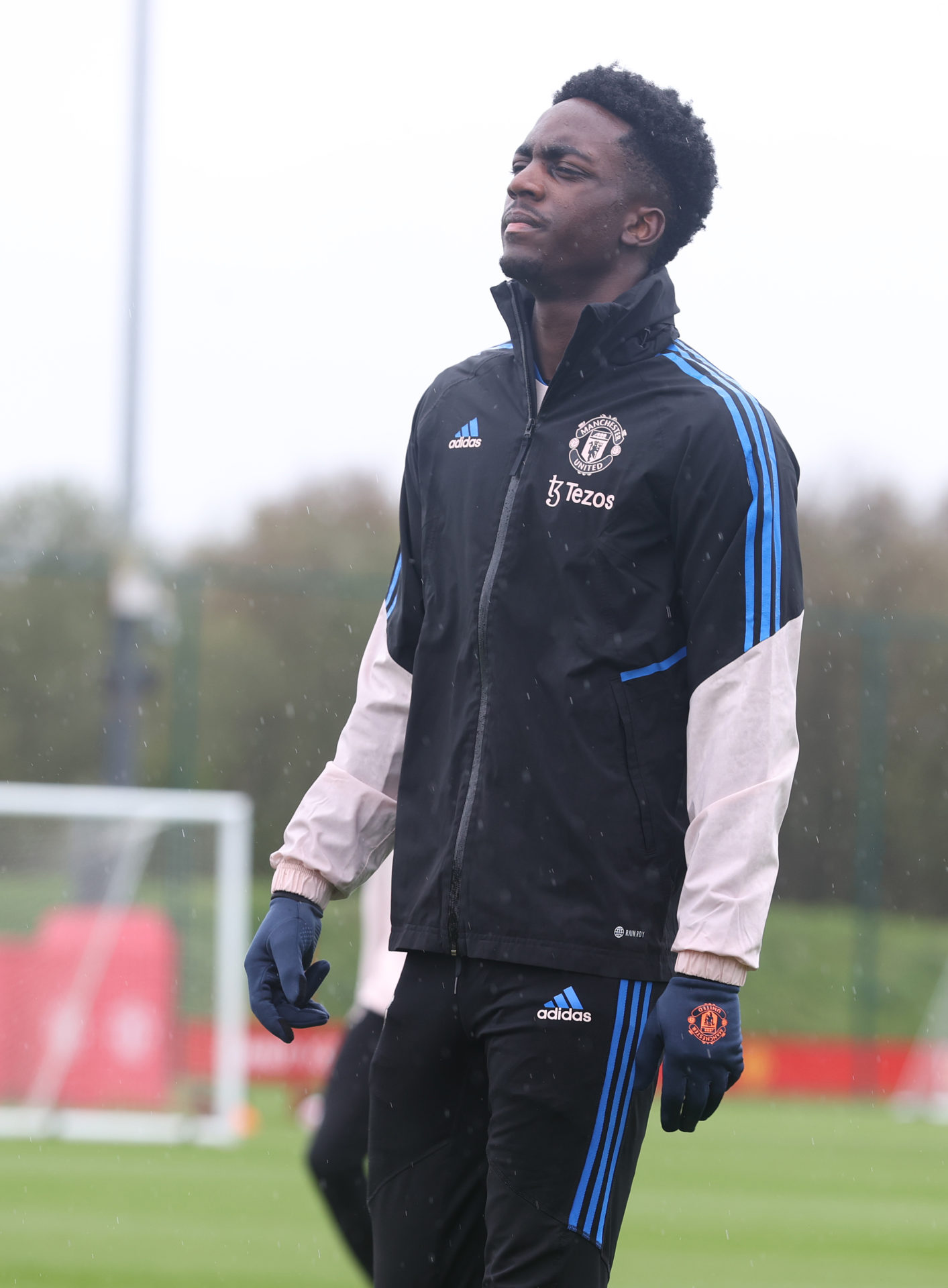 Young defender Bjorn Hardley trains with Manchester United first team