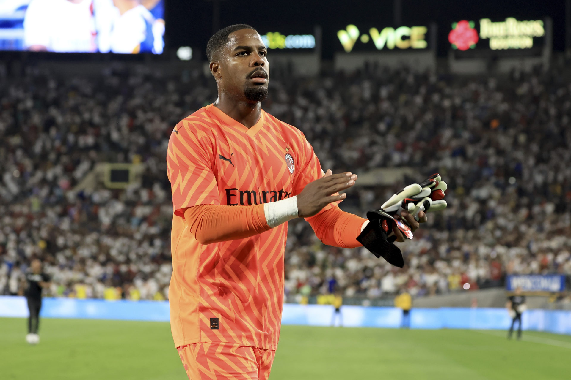 £86 million goalkeeper was targeted before Manchester United signed ...