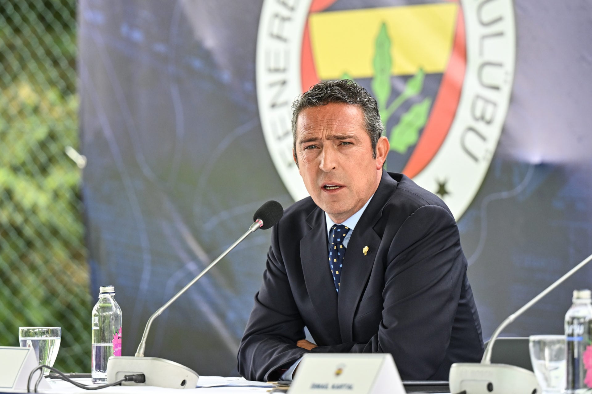 Club president praised for sealing sale to Manchester United