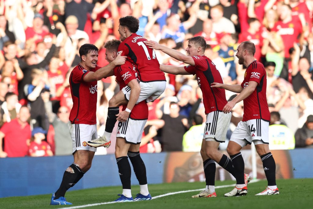 Manchester United star vows 'we will fight like dogs' to put woeful ...
