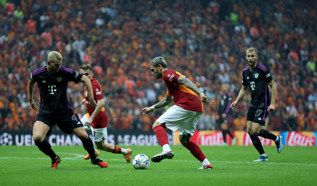'World-class' striker keen on Manchester United move after 41 goals in ...