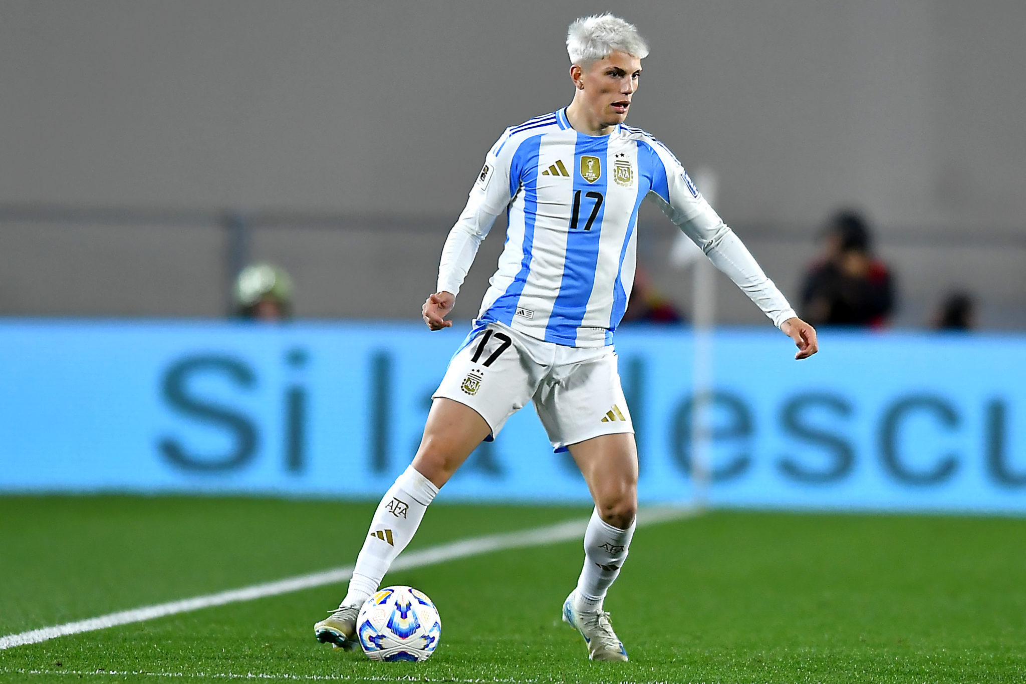 Argentine media react as Alejandro Garnacho provides his first ever ...