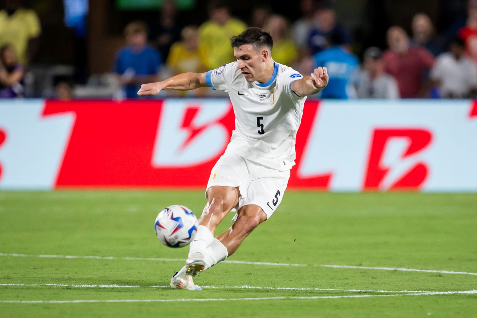 Manchester United's Manuel Ugarte hailed by Uruguay boss as he shines ...