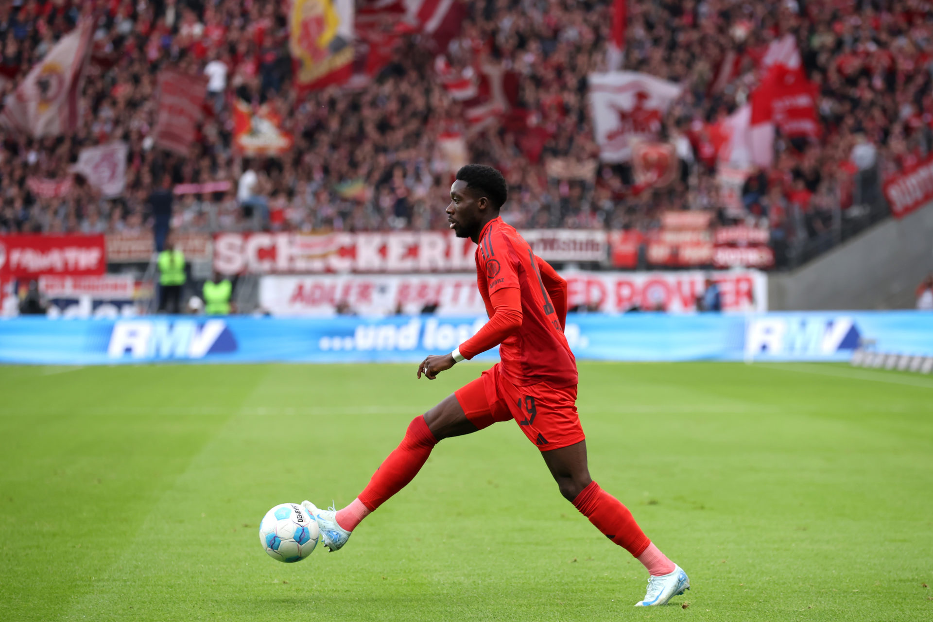 Man Utd could finally sign Alphonso Davies, seven years since cancelled ...