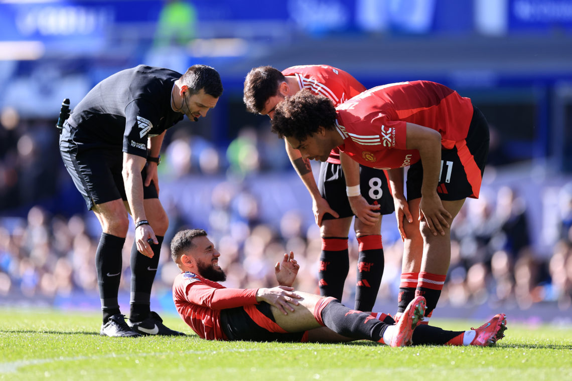 Man United injury scare as 38-appearance star set to undergo tests ...
