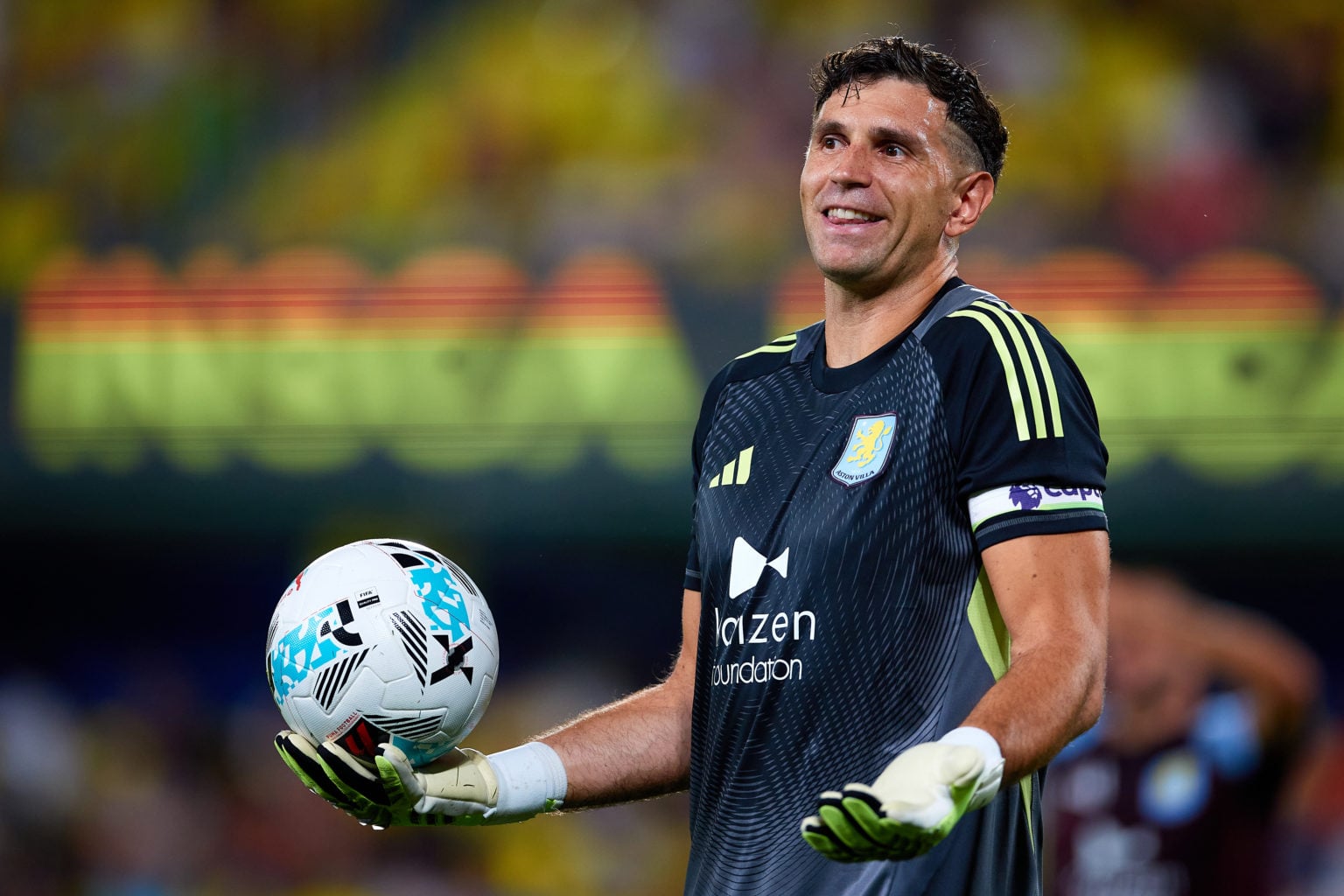 Man Utd end pursuit for Emiliano Martinez, amid deal for 'best ...
