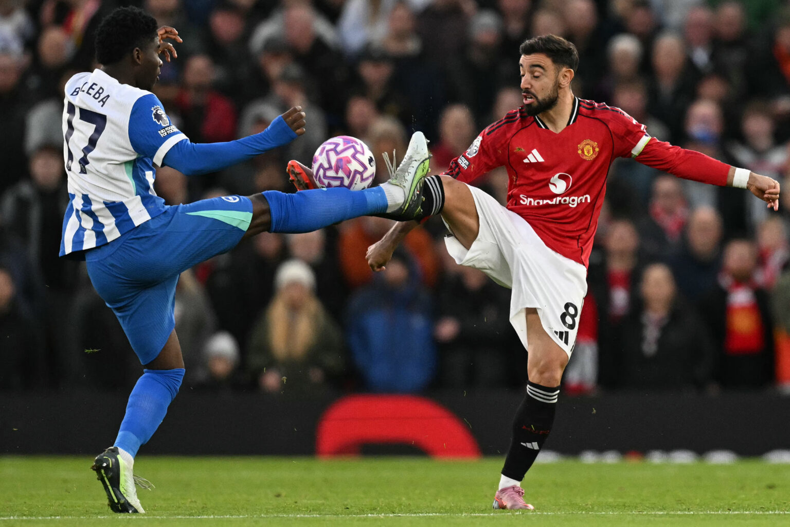Brighton manager's latest Carlos Baleba admission makes Man Utd's ...