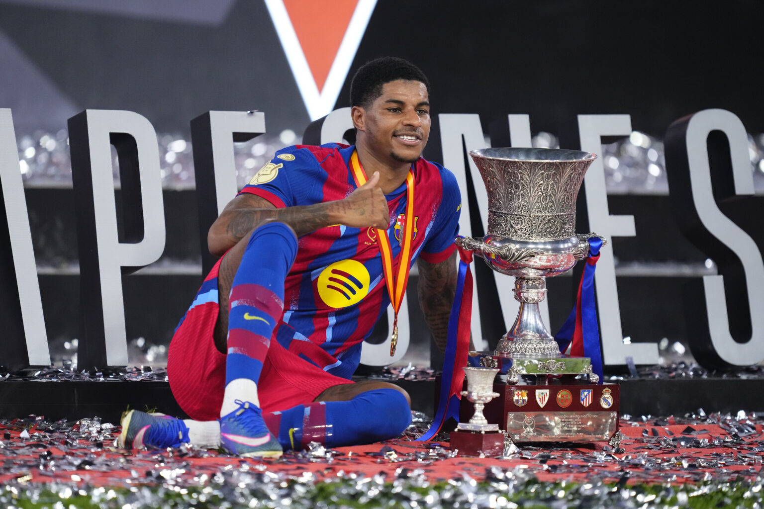 Bruno Fernandes and JJ Gabriel respond to Marcus Rashford's message ...