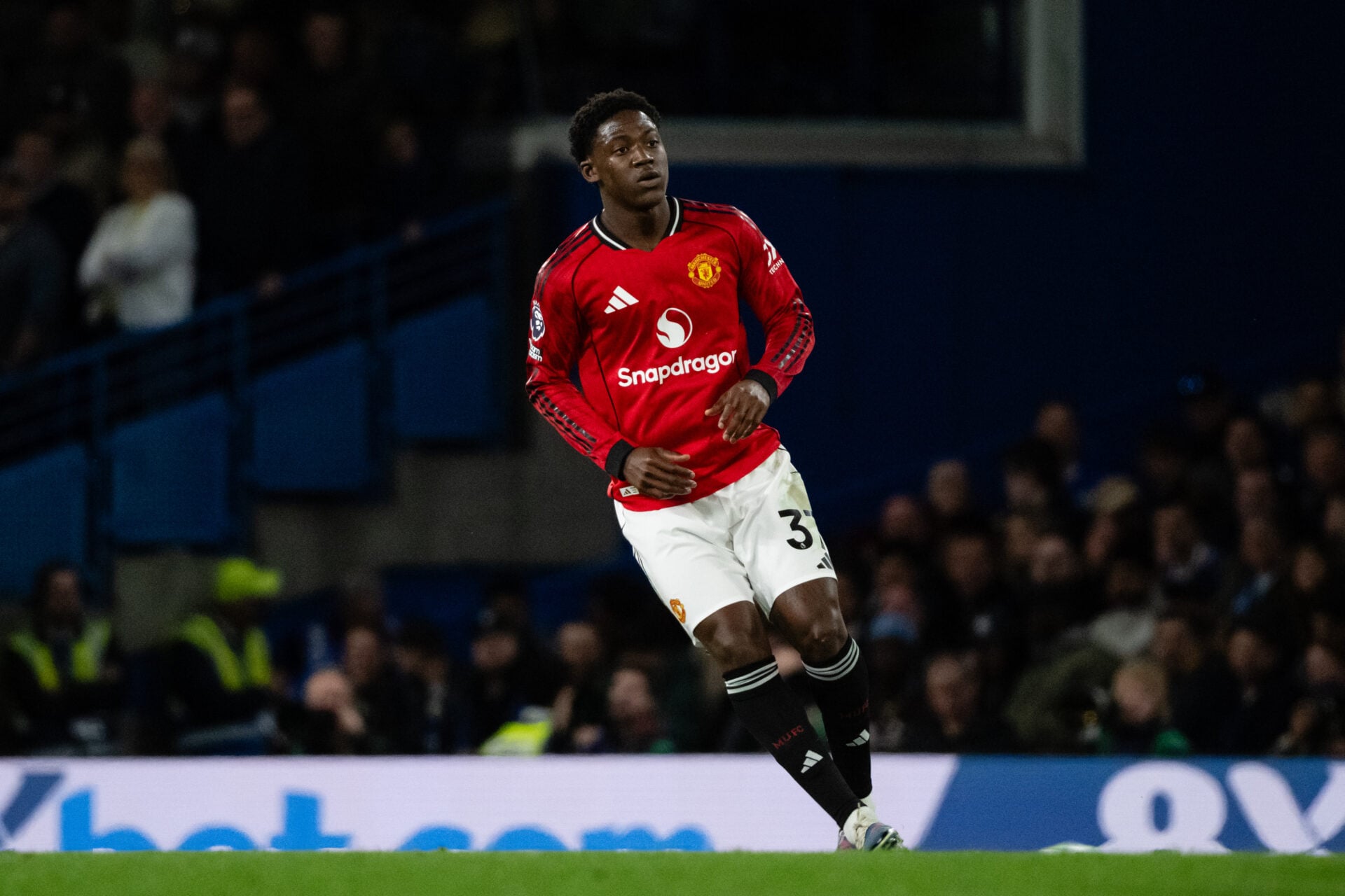 Kobbie Mainoo set for 5-year Man Utd contract with bumper salary
